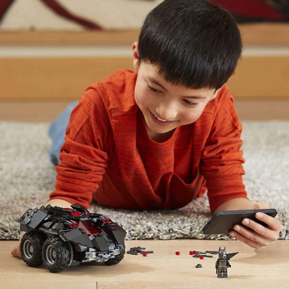 Coche teledirigido de LEGO a través del móvil. Modelo BATMAN